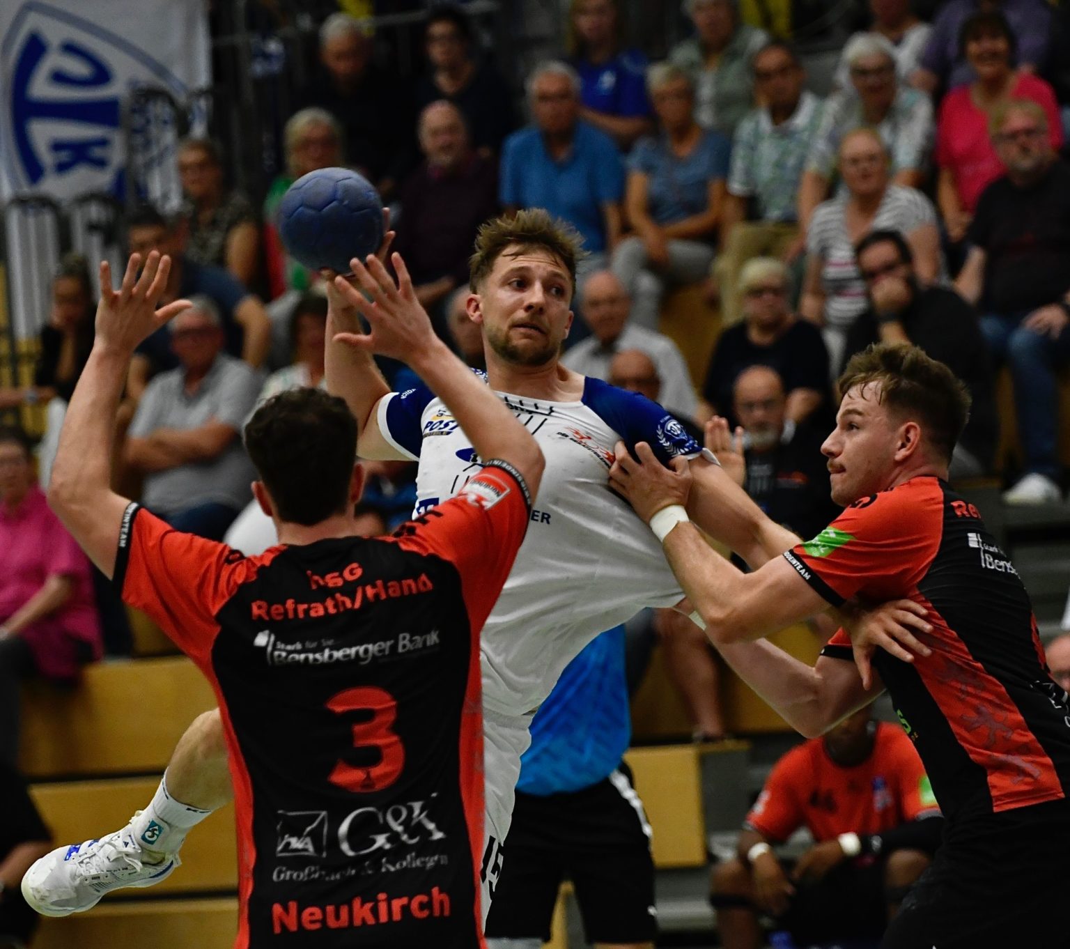 Gerechte Punkteteilung in der Waldsporthalle - Handball mit Herz